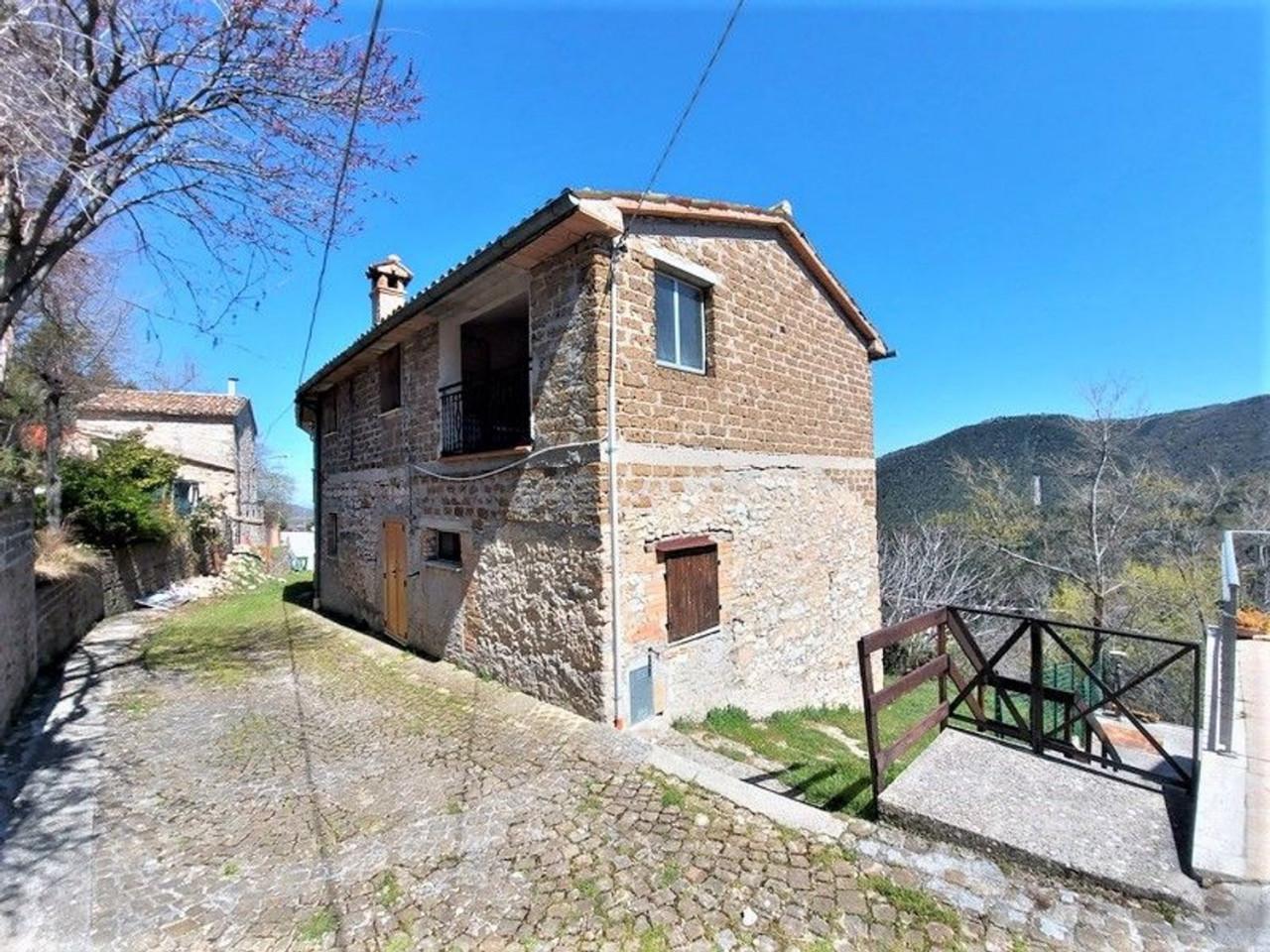 Casa indipendente in vendita a Cessapalombo