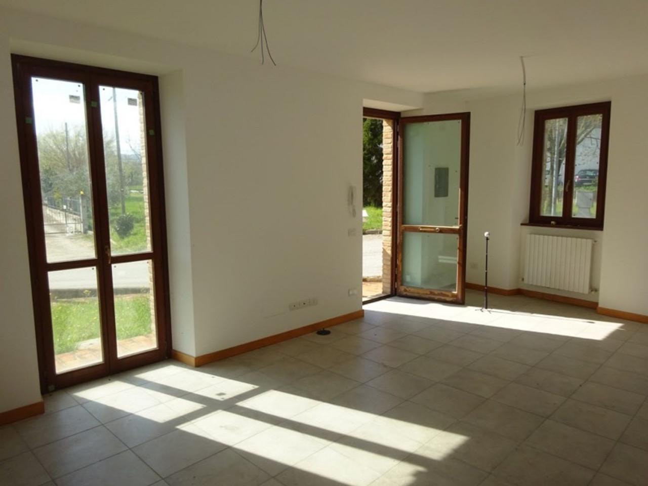 Trilocale in Via Sant'Apollinare, N. 7, Monte Roberto
