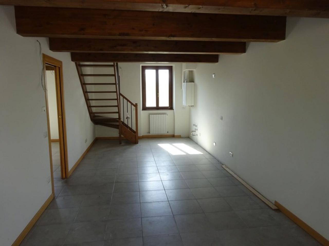 Trilocale in Via Sant'Apollinare, N. 5, Monte Roberto