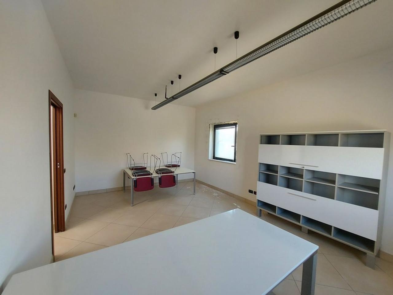 Ufficio in vendita a Montopoli Di Sabina