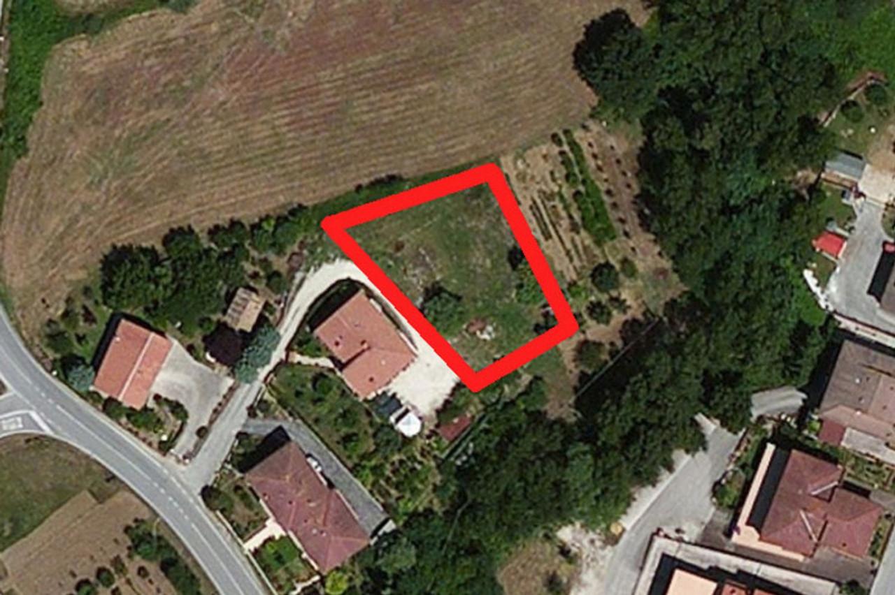 Terreno edificabile residenziale in vendita a Castelbellino