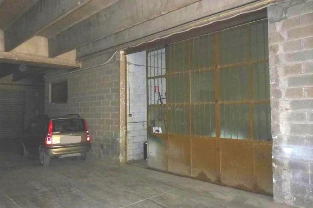 Magazzino in vendita a Jesi