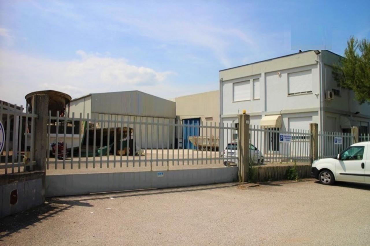 Capannone in vendita a Pesaro
