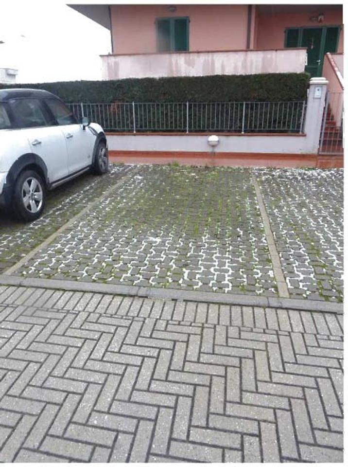 Posto auto in vendita a Pistoia