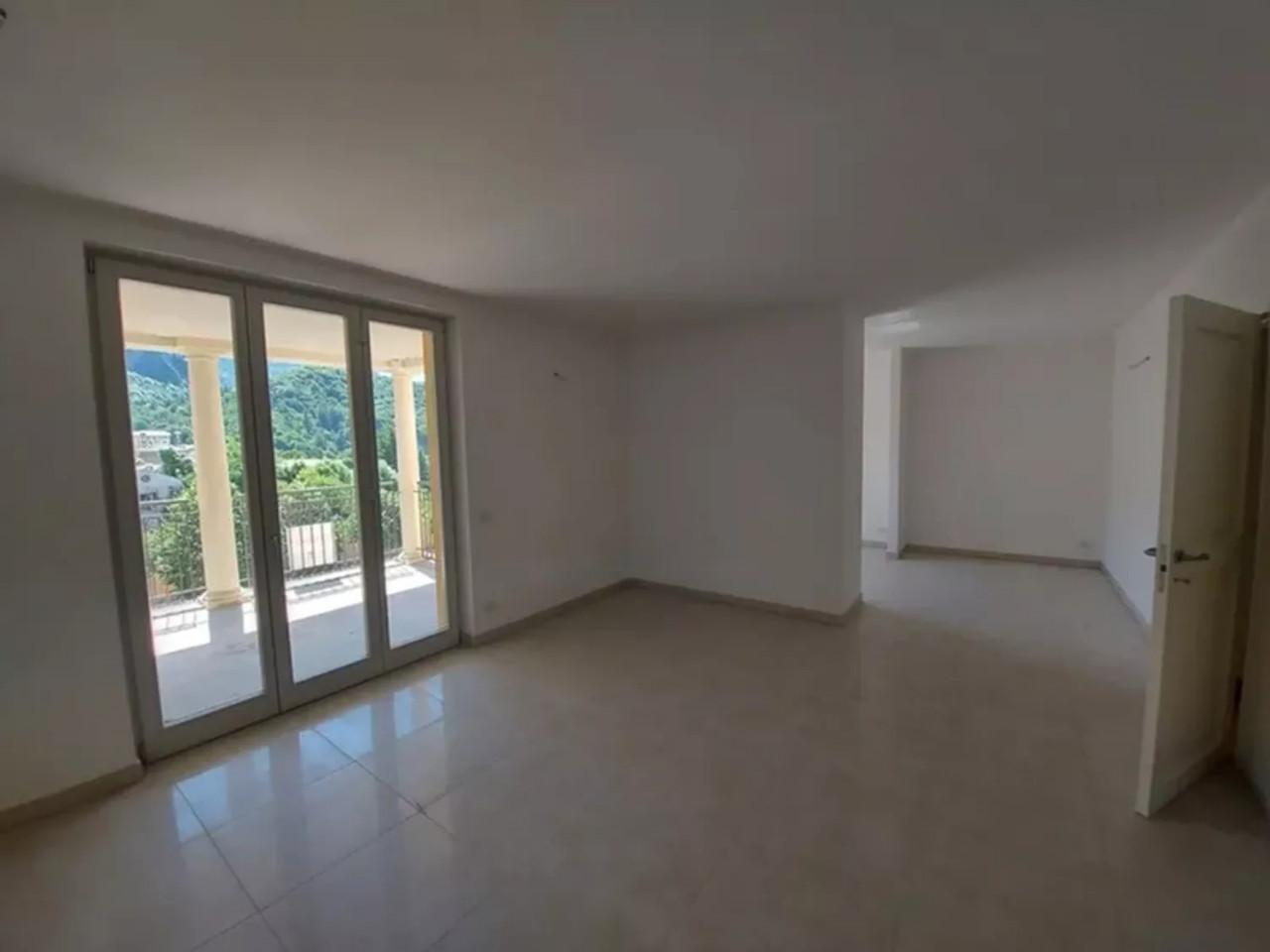 Appartamento in Via Brigate Garibaldi, N. 24/d, Varallo