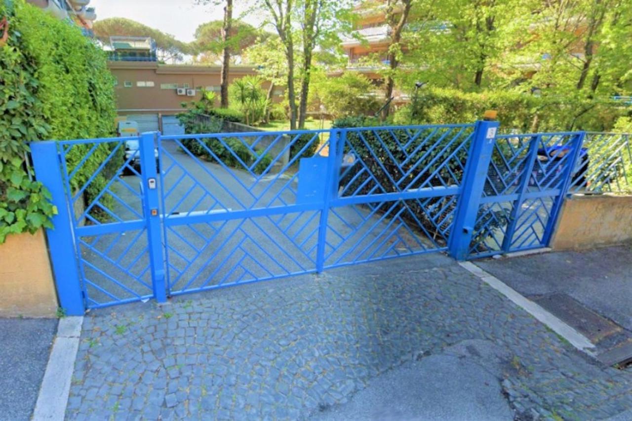 Posto auto in vendita a Roma