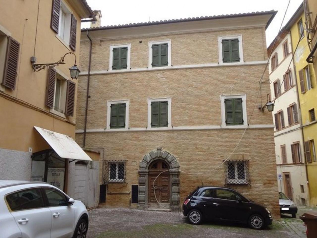Palazzo in vendita a Jesi