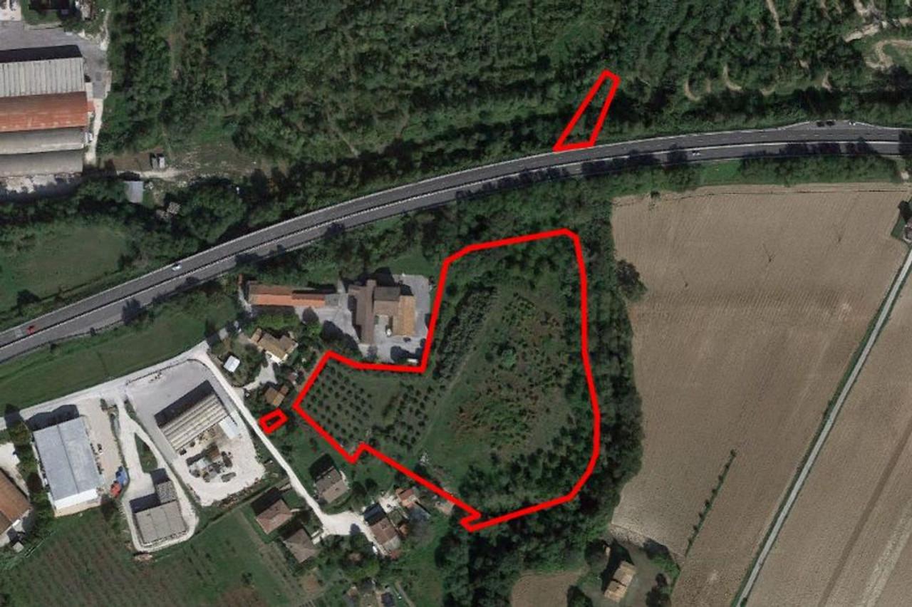 Terreno edificabile industriale in Via Molino, Castelbellino