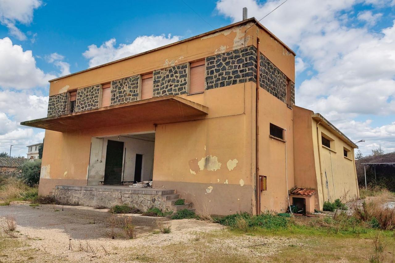 Capannone in vendita a Orosei