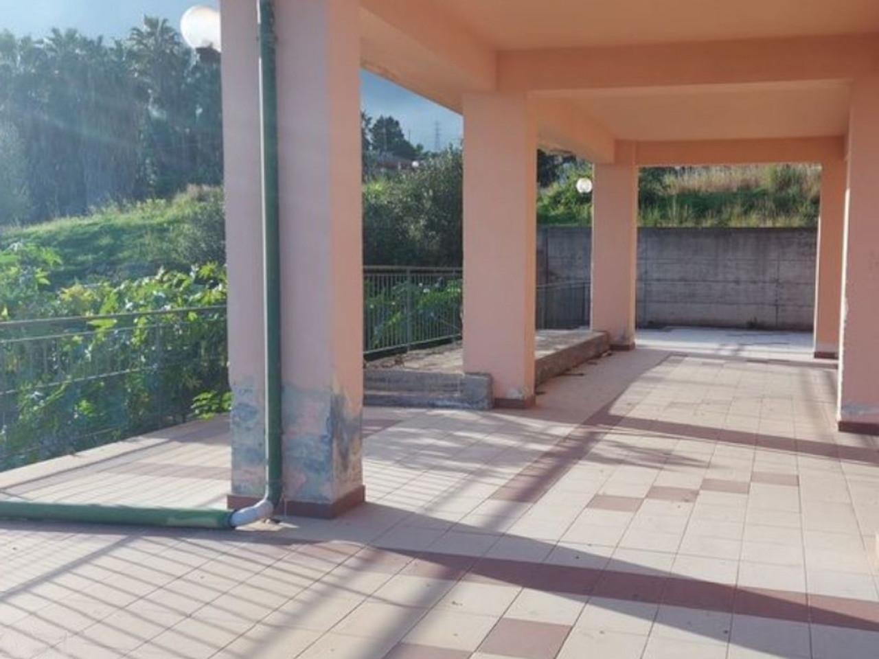 Immobile residenziale in vendita a Aci Catena