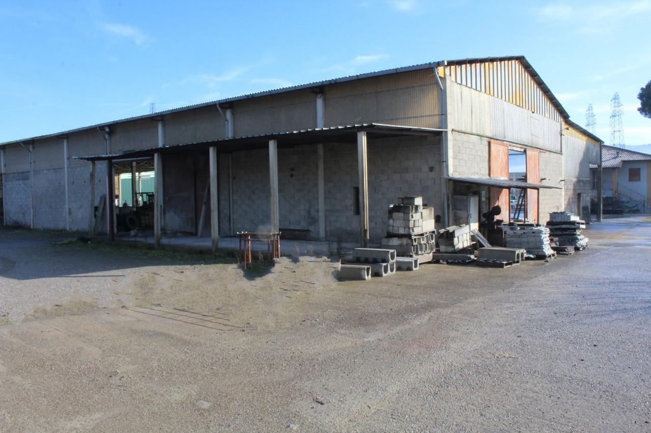 Capannone in vendita a Chiusi