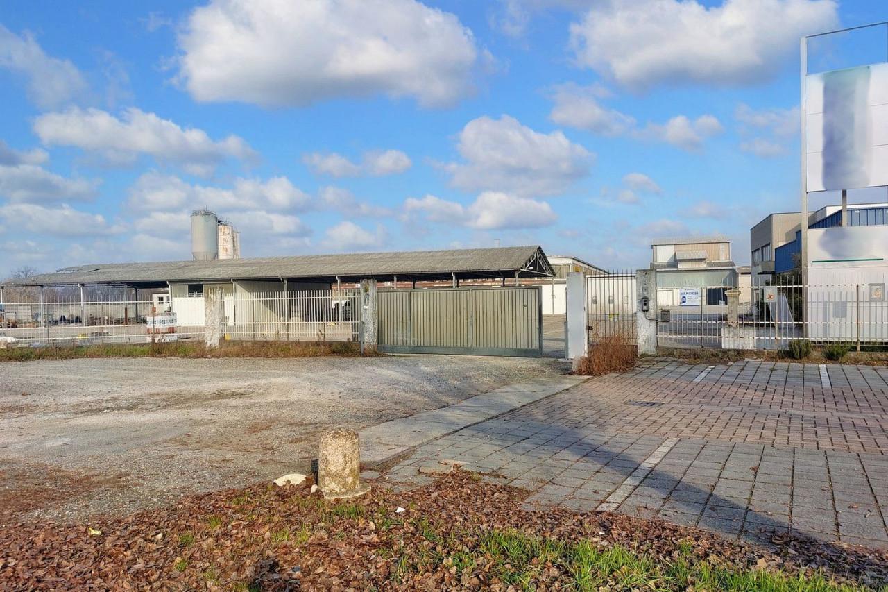 Capannone in vendita a Pizzighettone