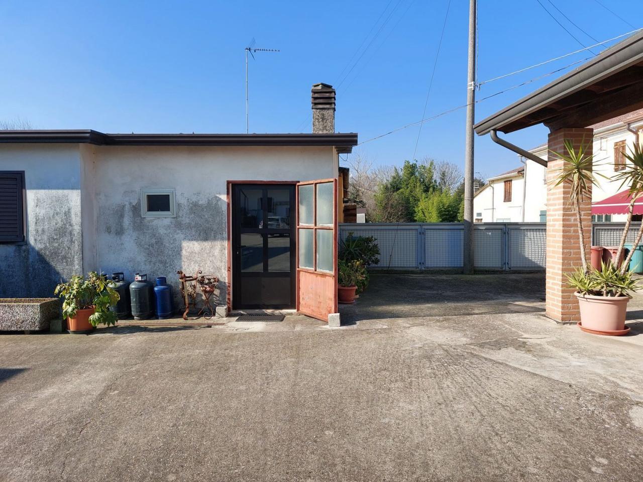 Garage in vendita a Nogara