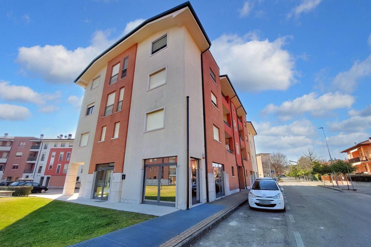 Negozio in vendita a Sommacampagna