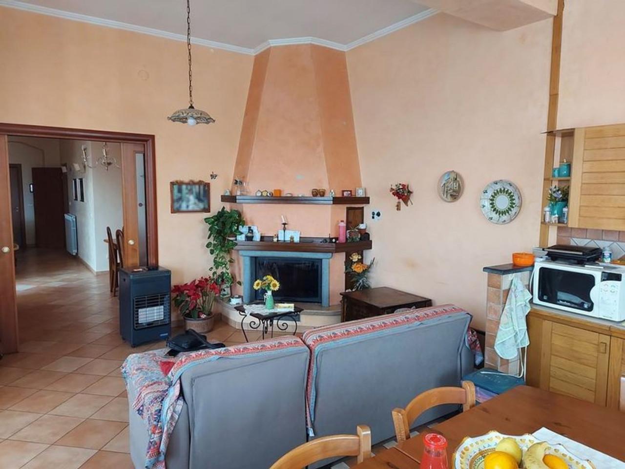 Palazzo in vendita a Santa Venerina