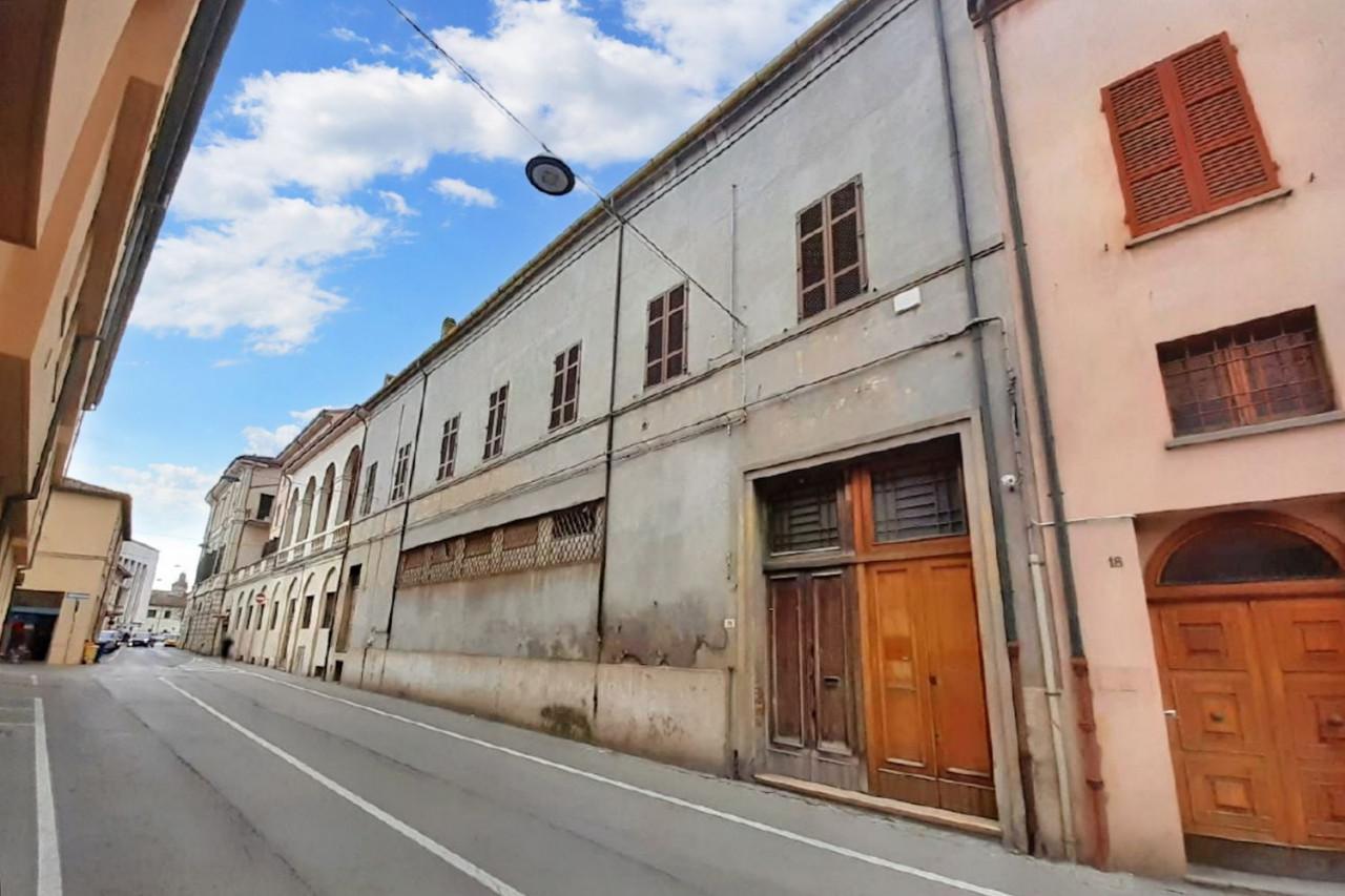 Magazzino in vendita a Forli'