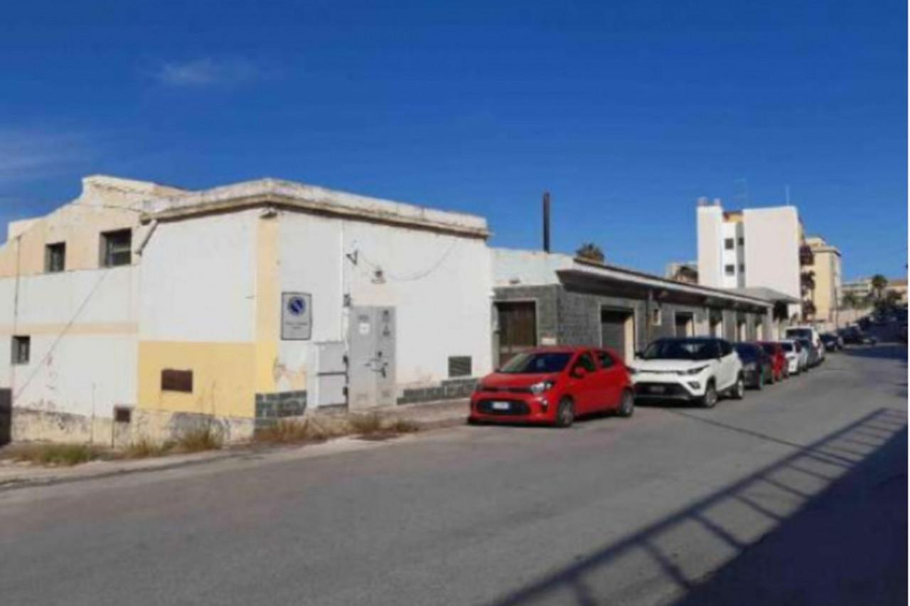 Magazzino in vendita a Augusta