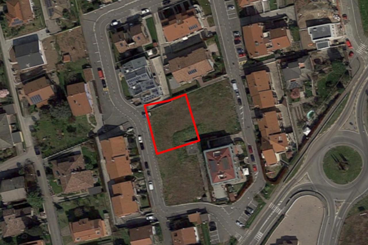 Terreno edificabile residenziale in Via Boccaccio, N. Snc, Casirate d'Adda