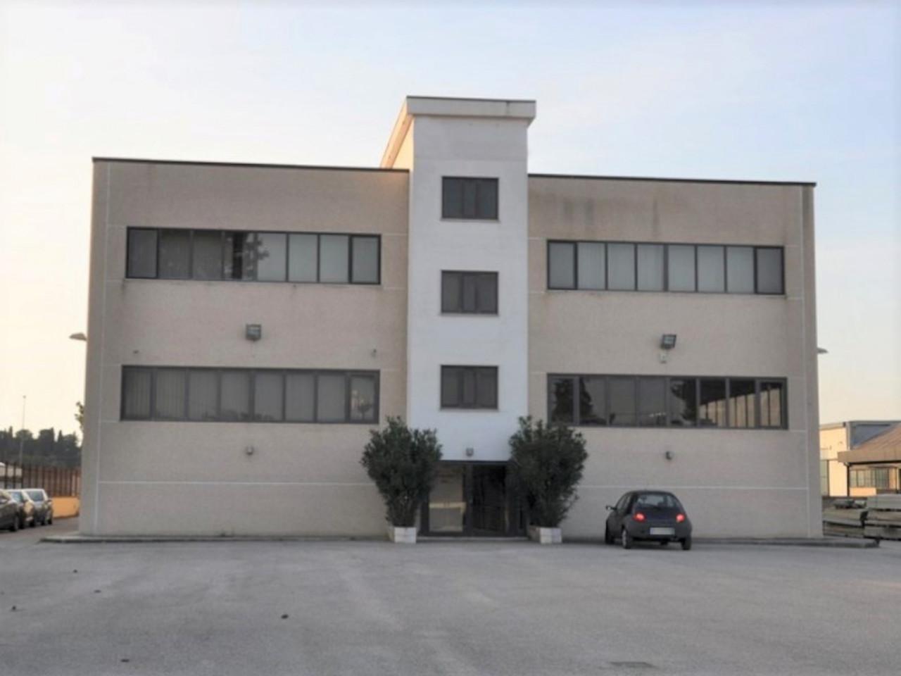 Capannone in vendita a Foggia