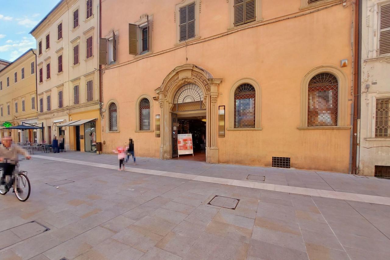 Negozio in vendita a Jesi