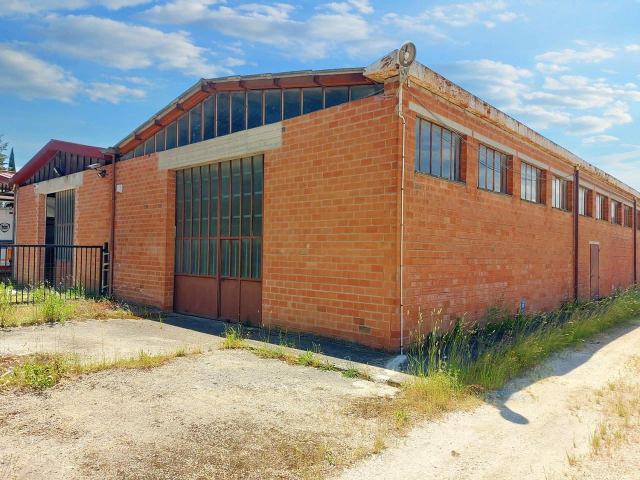 Capannone in vendita a Todi