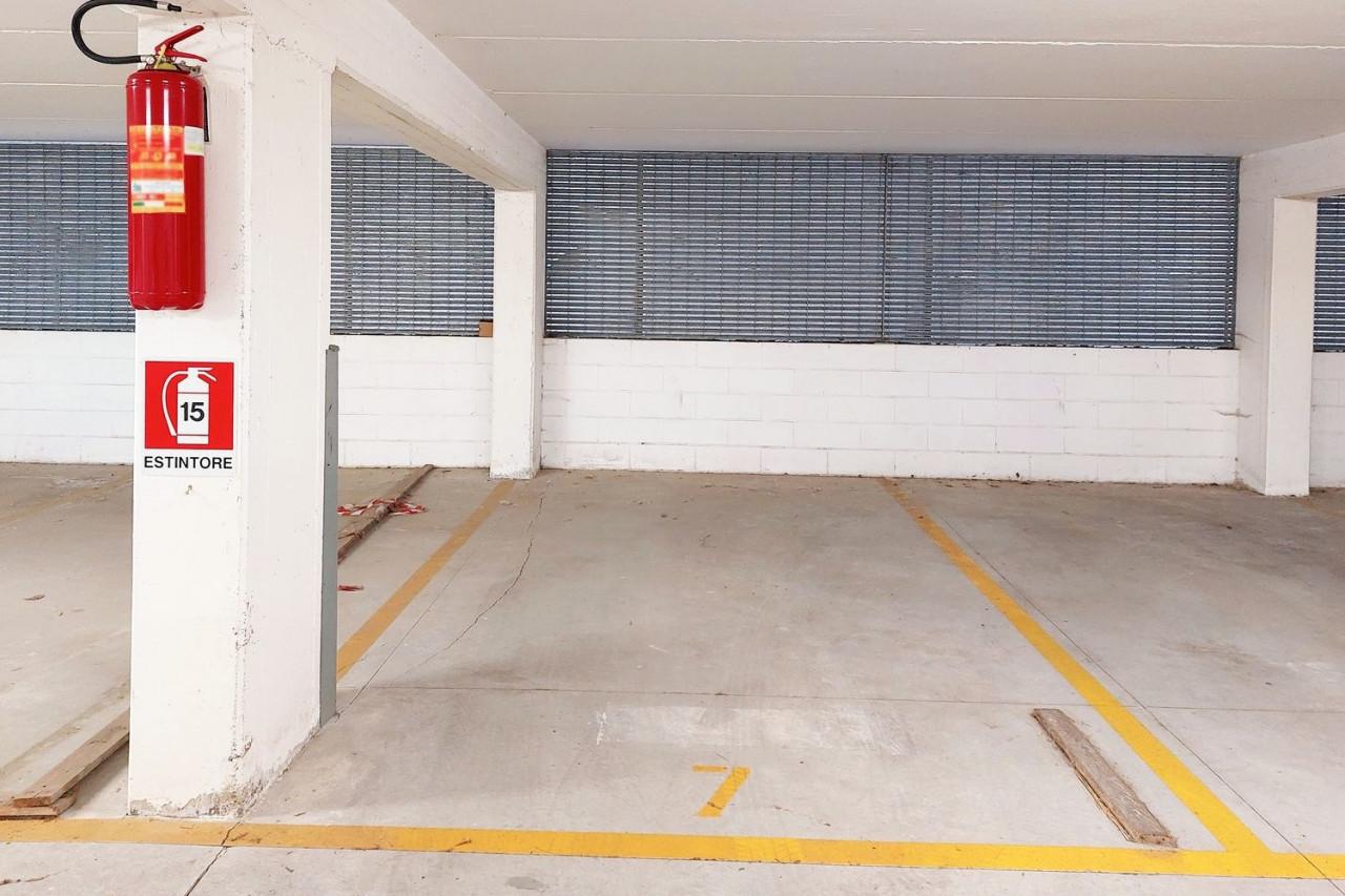 Posto auto in vendita a Bologna