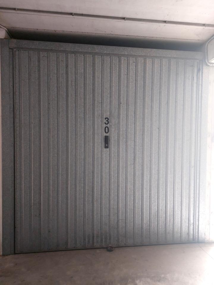 Garage in vendita a Roma