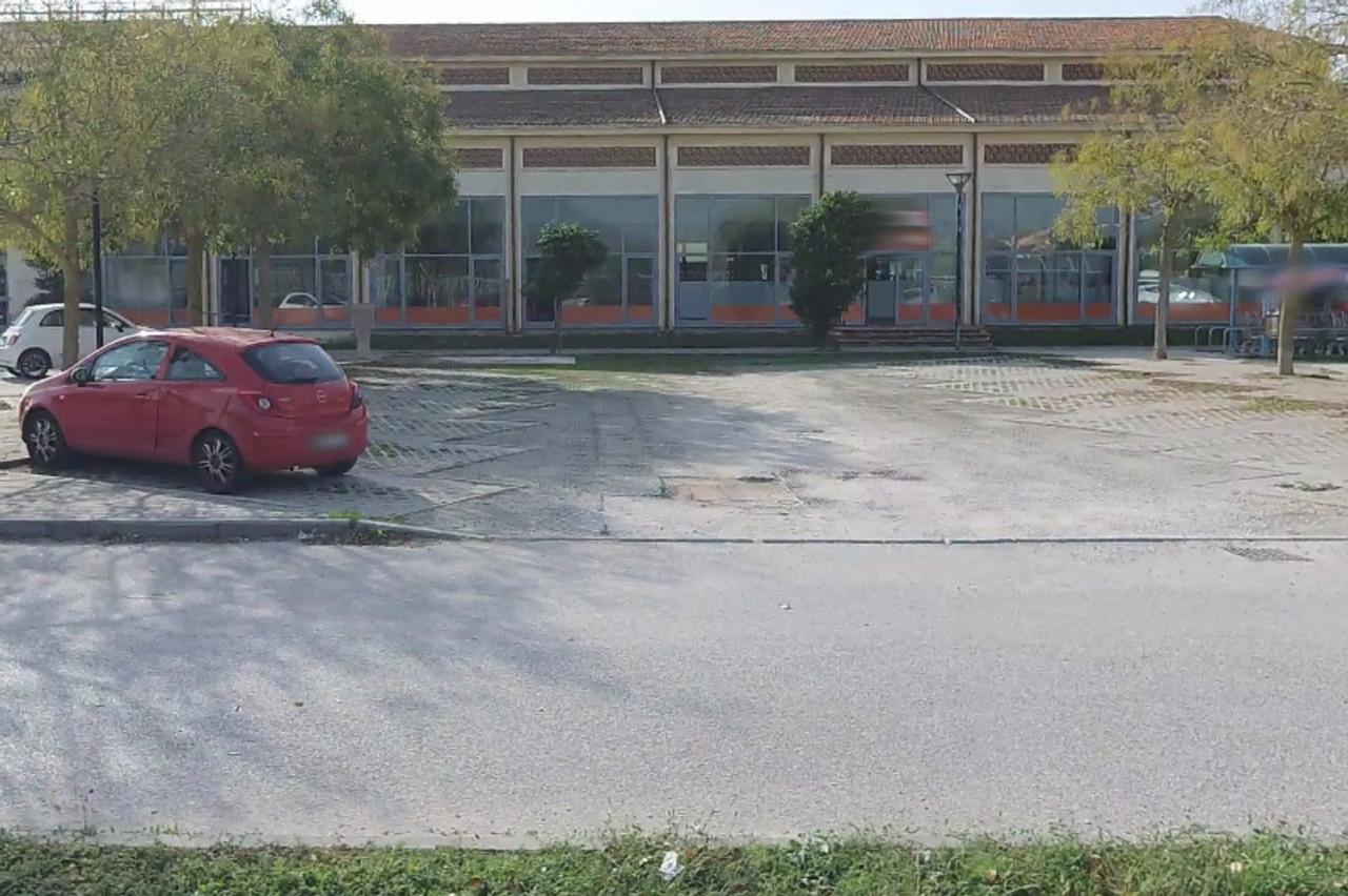 Esercizio commerciale in vendita a Livorno