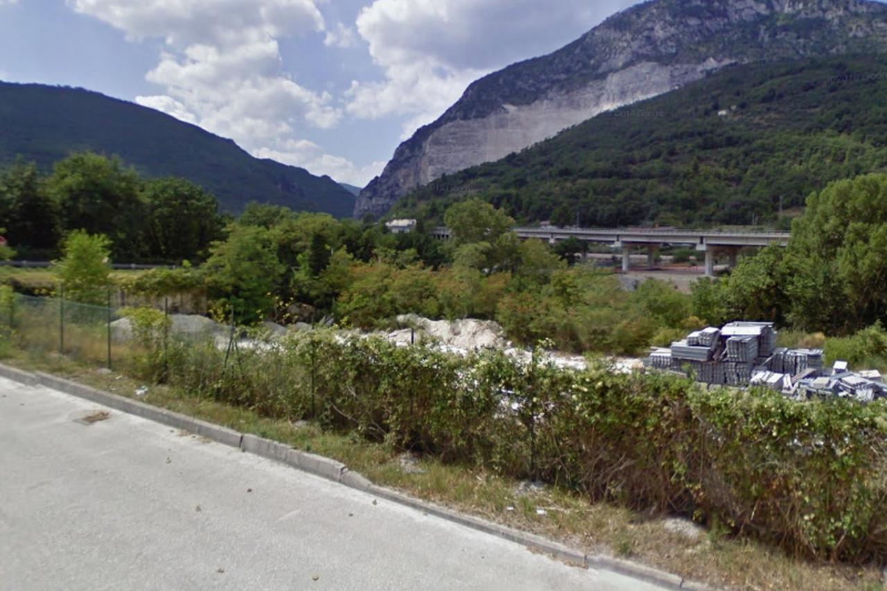Terreno edificabile commerciale in vendita a Serra San Quirico
