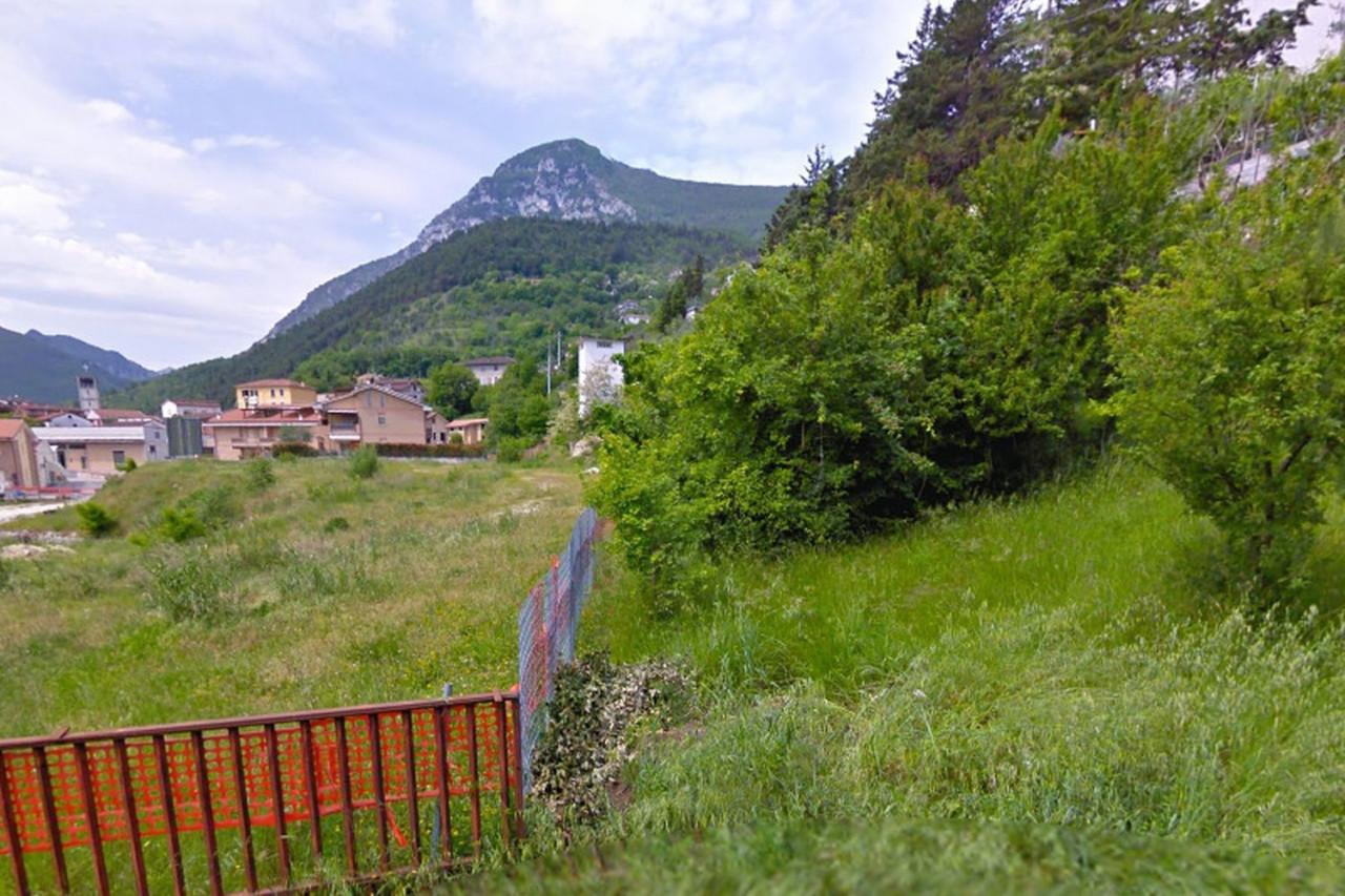 Terreno edificabile residenziale in vendita a Serra San Quirico