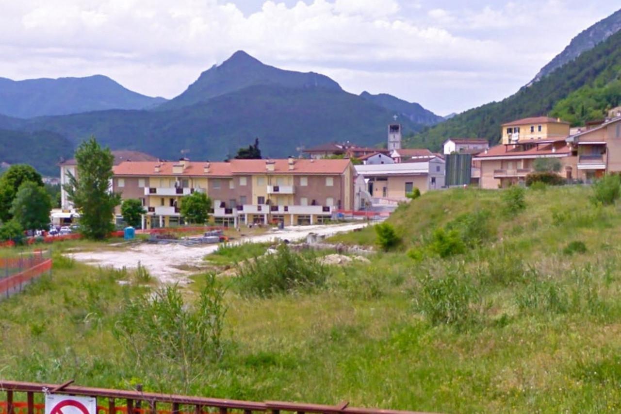 Terreno edificabile residenziale in vendita a Serra San Quirico