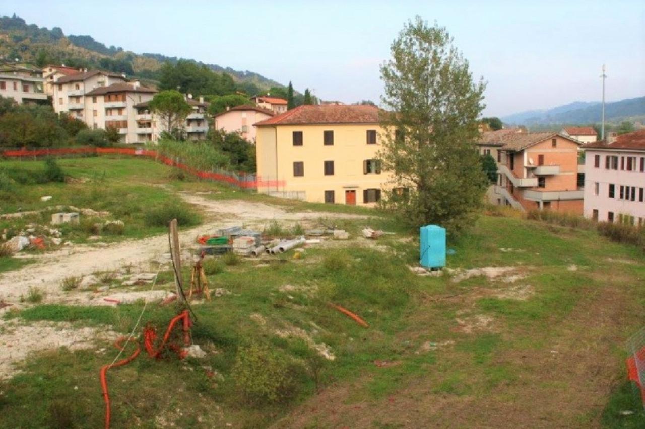 Terreno edificabile residenziale in vendita a Serra San Quirico
