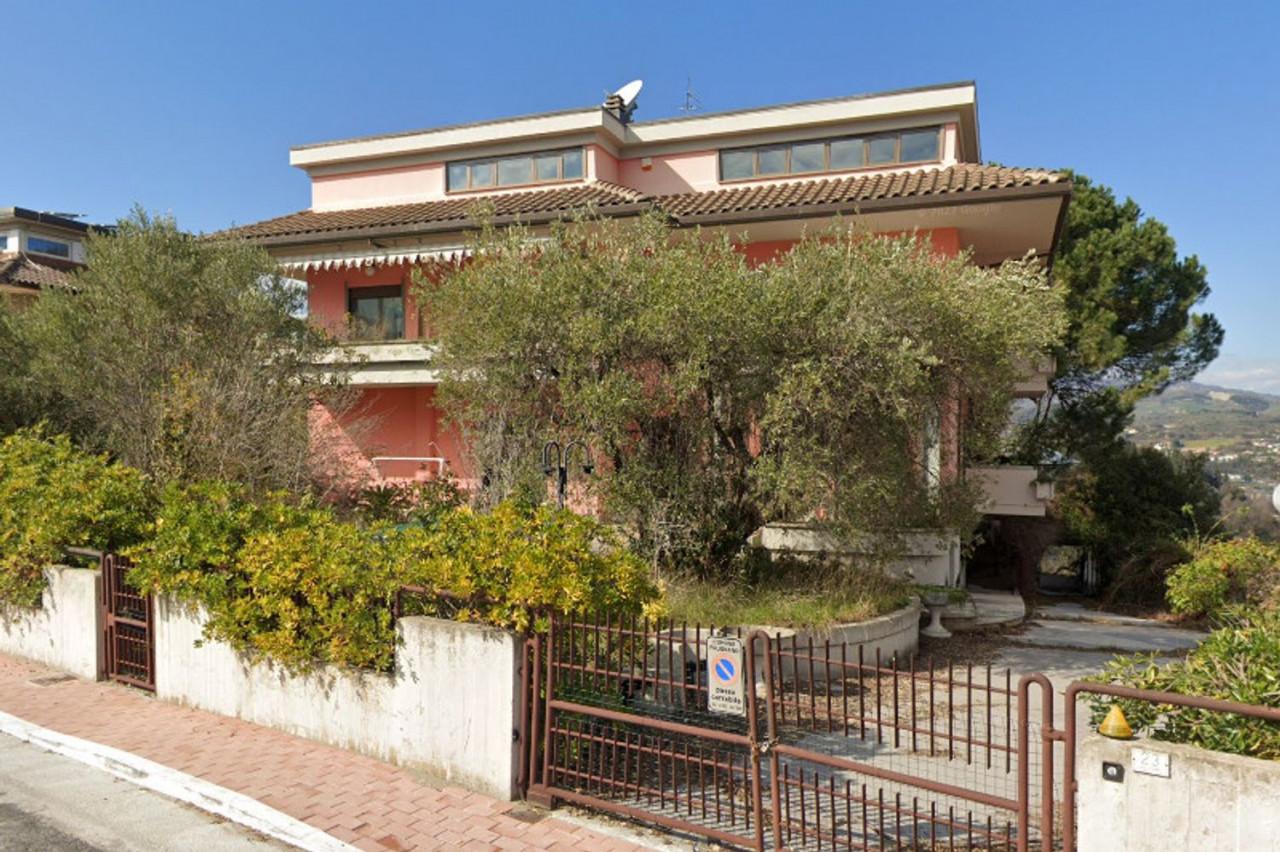 Casa indipendente in vendita a Folignano