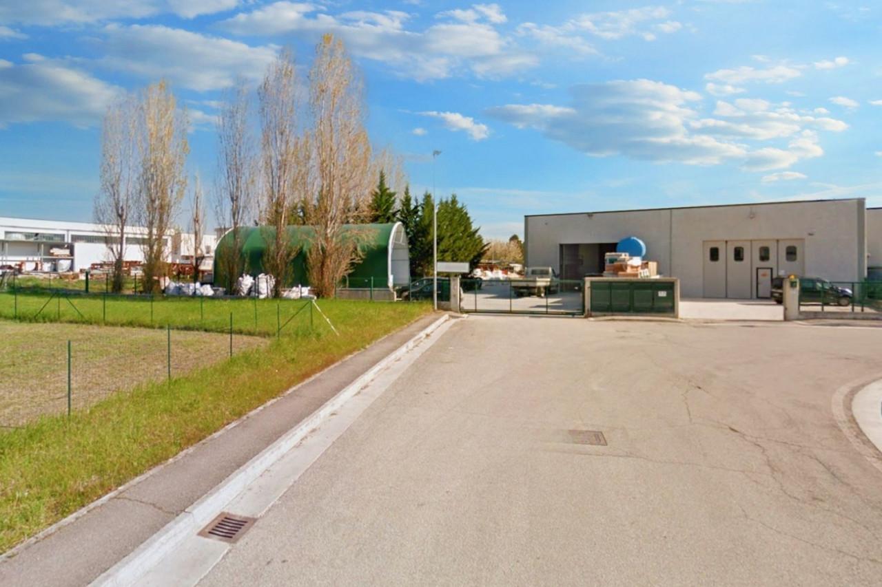 Capannone in vendita a Montecassiano