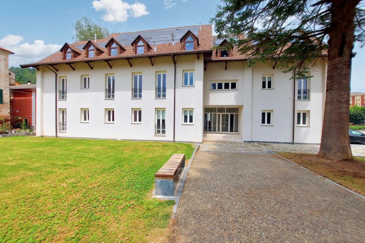 Palazzo in vendita a Calizzano