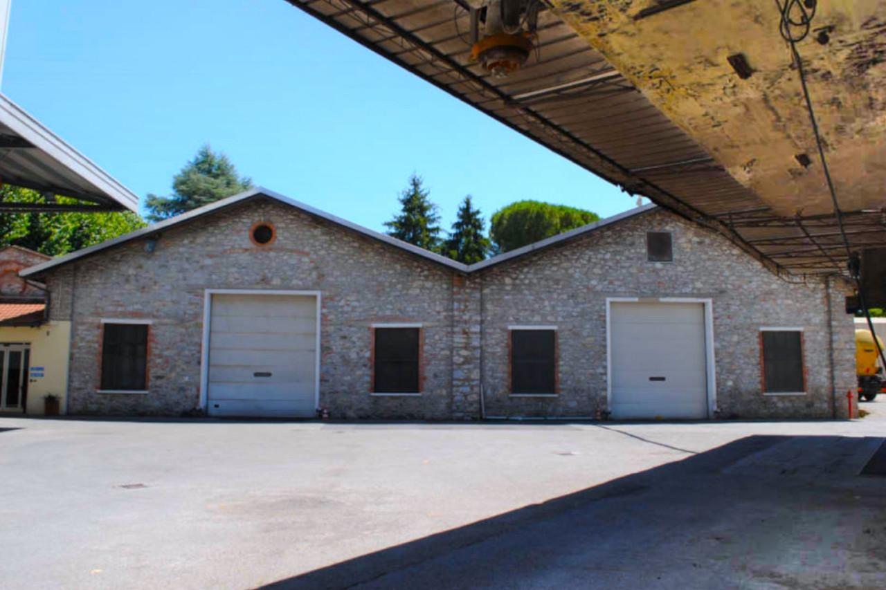 Capannone in vendita a Lucca