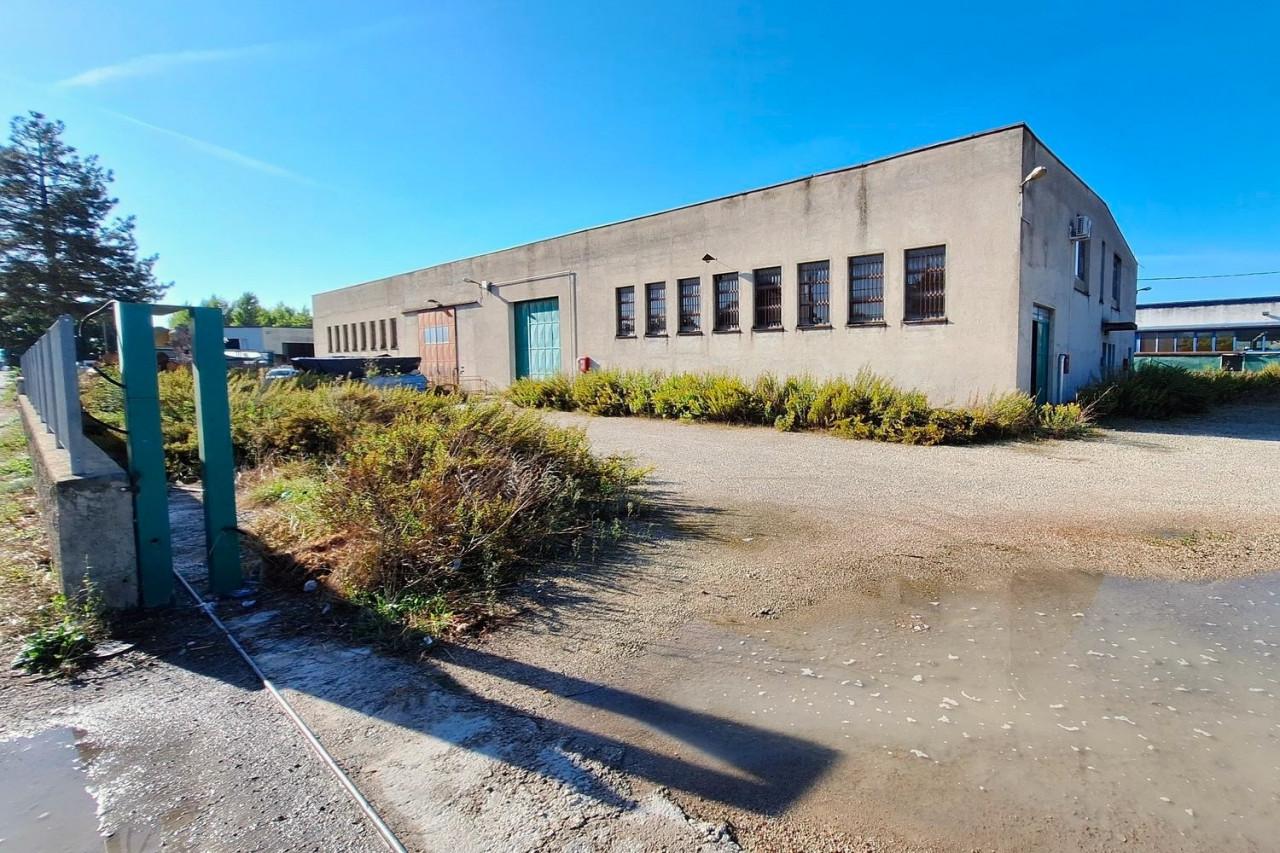 Capannone in vendita a Bevagna