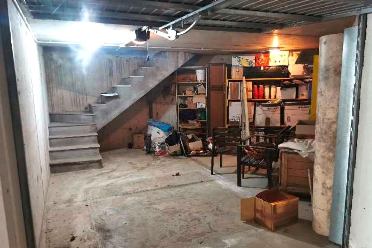 Garage in vendita a Riva Di Solto