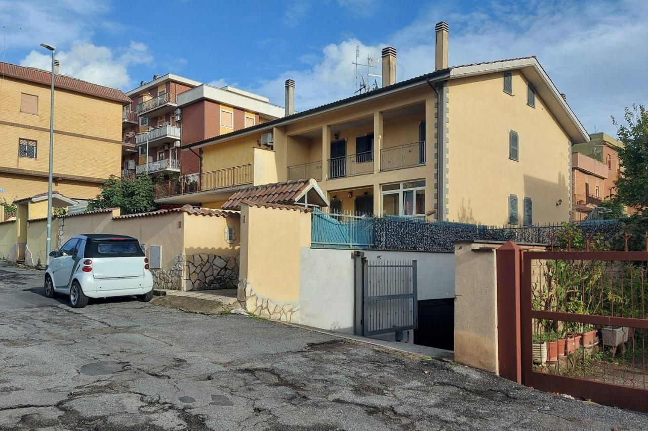 Garage in vendita a Roma