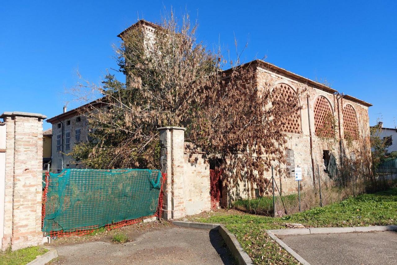 Palazzo in vendita a Caorso