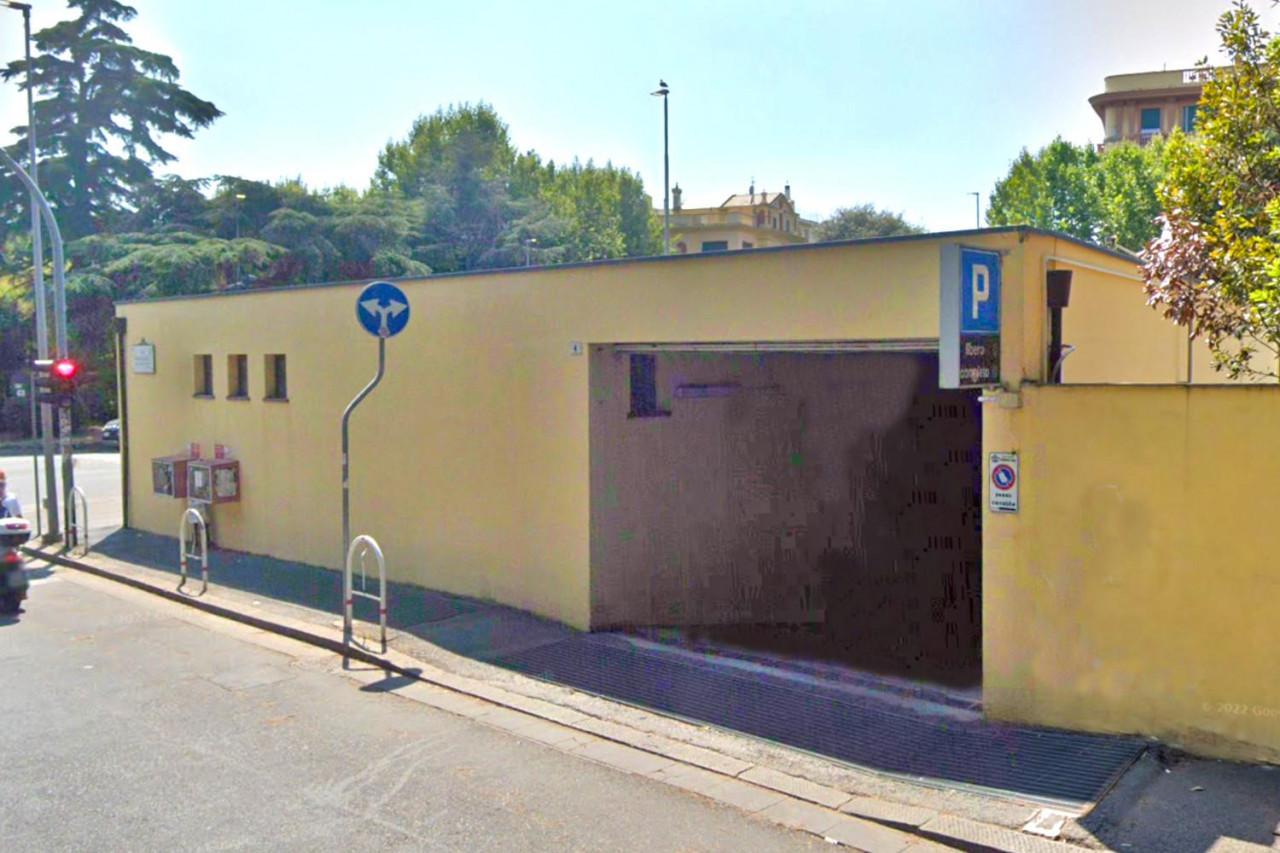 Garage in vendita a Genova