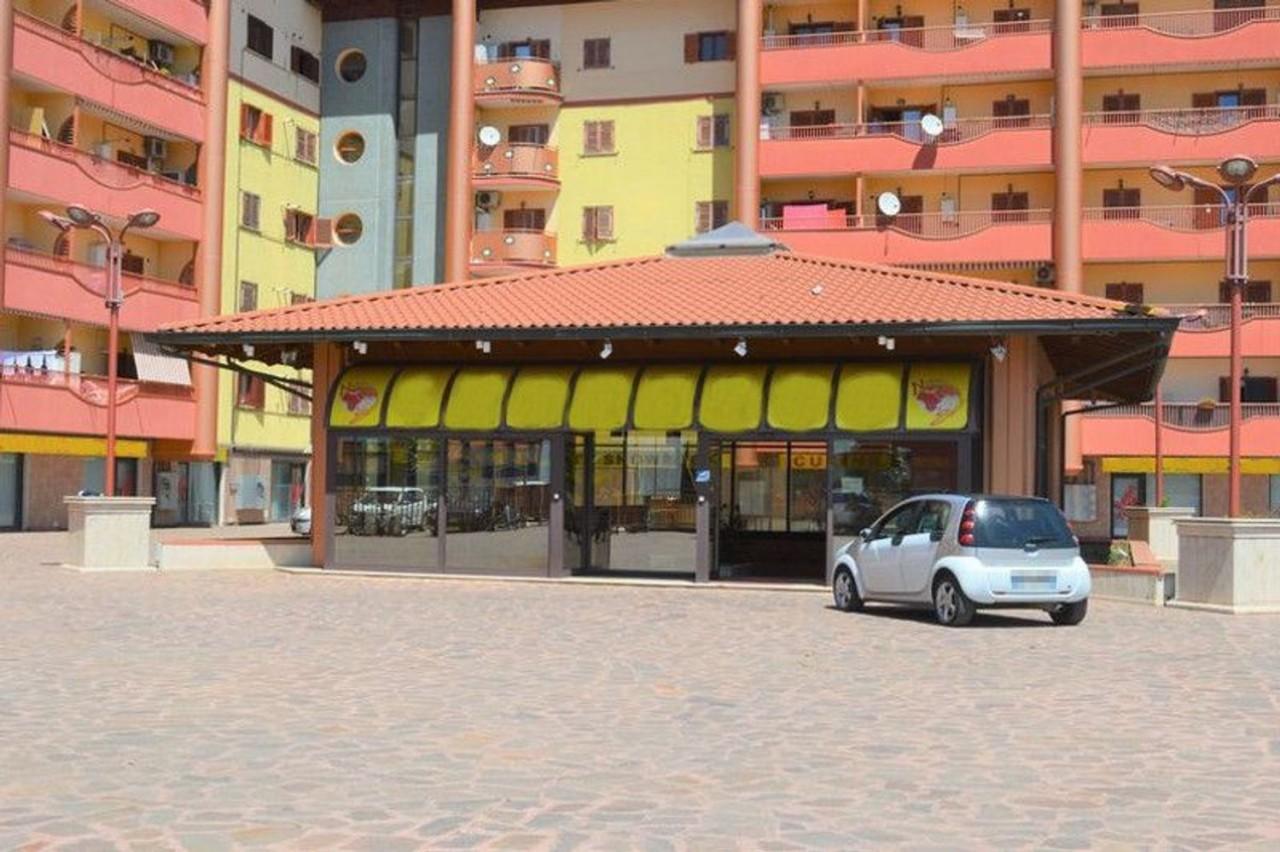 Negozio in vendita a Pomezia