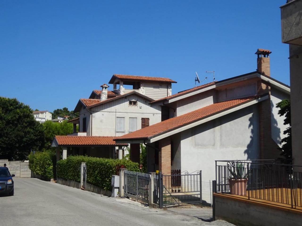 Villa in vendita a Potenza Picena