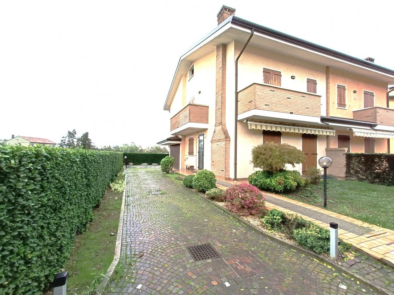 Villa plurifamiliare in vendita a Sant'Angelo Di Piove Di Sacco