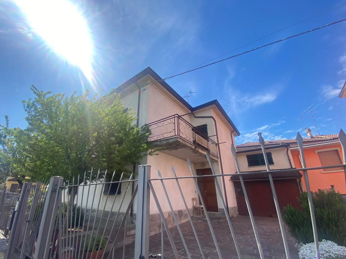 Casa indipendente in vendita a Borgonovo Val Tidone
