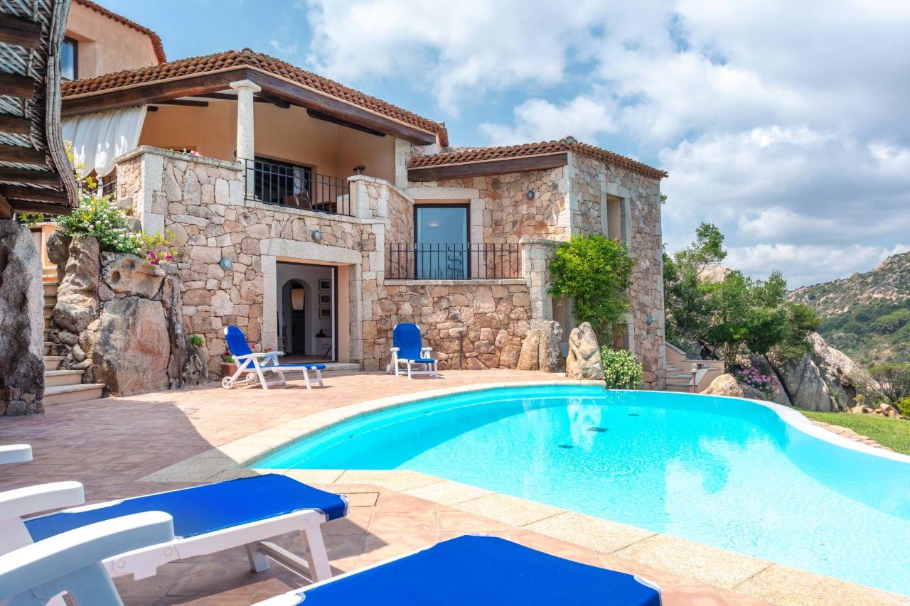 Villa in vendita a Arzachena