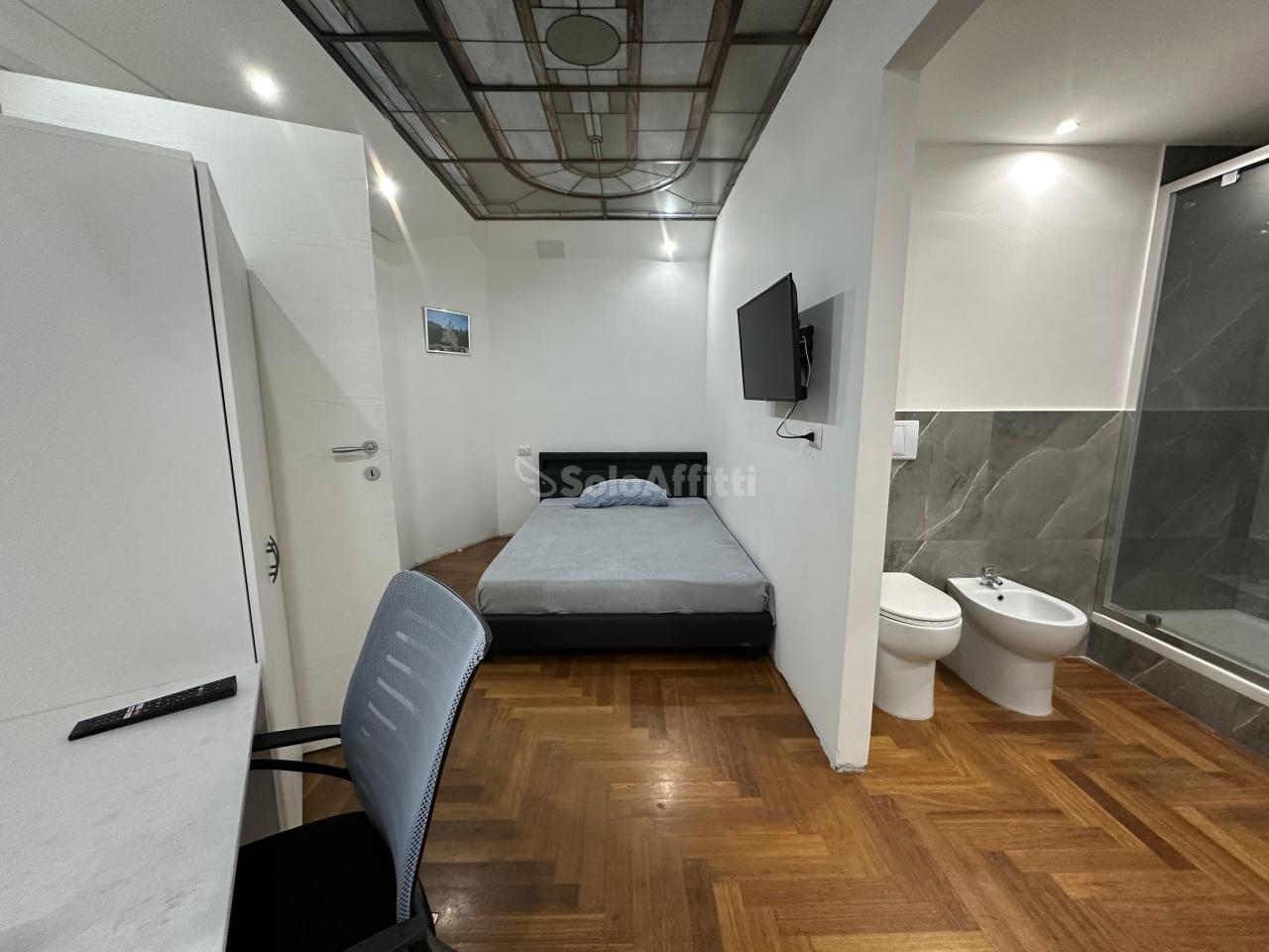 Stanza in appartamento in affitto a Latina