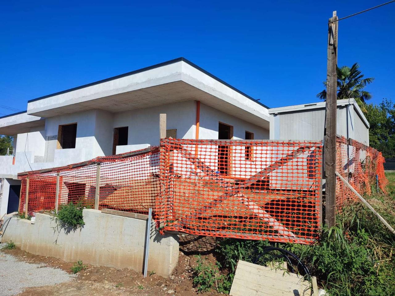 Villa bifamiliare in vendita a Trezzano Rosa