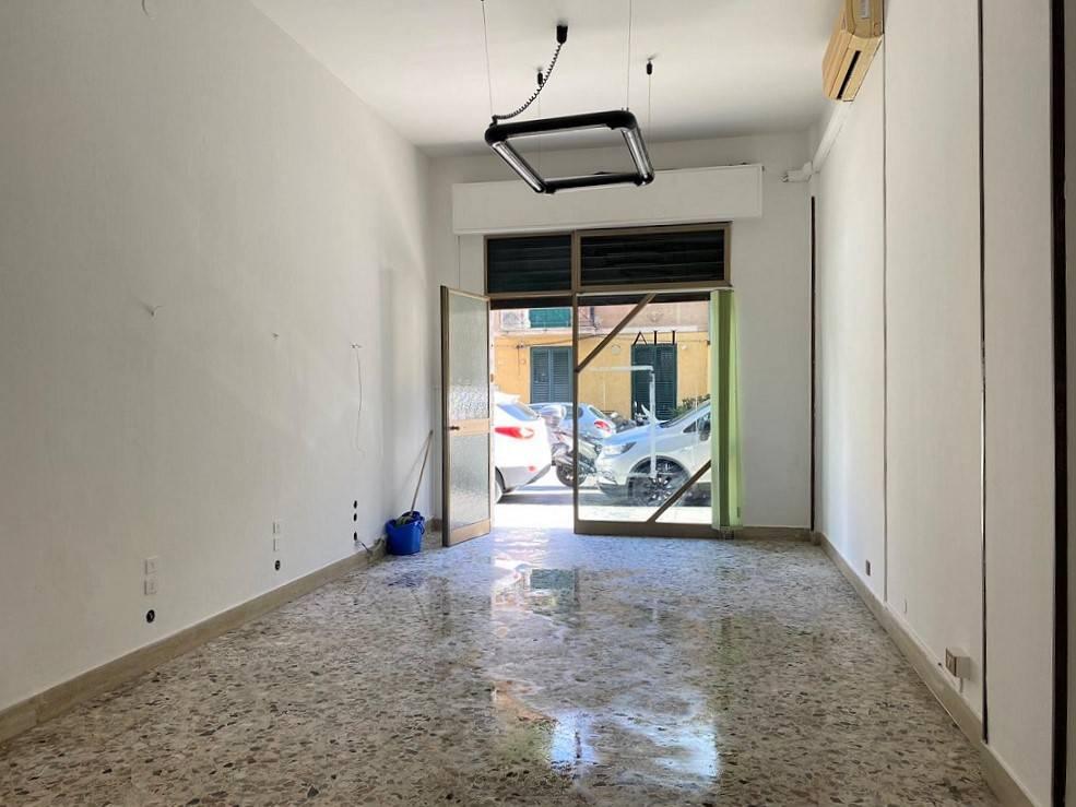 Negozio in affitto a Palermo
