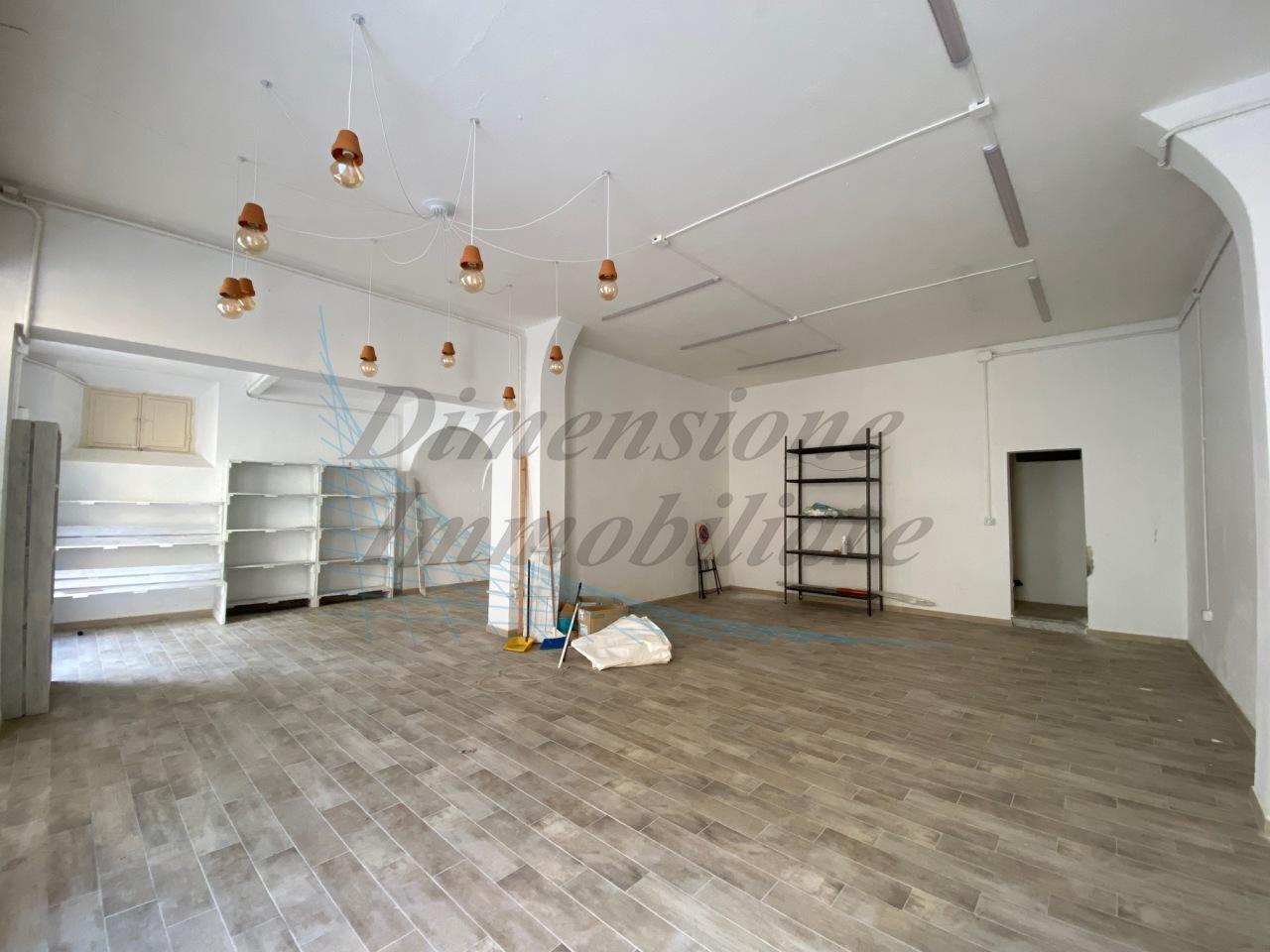 Palazzina commerciale in vendita a Rosignano Marittimo